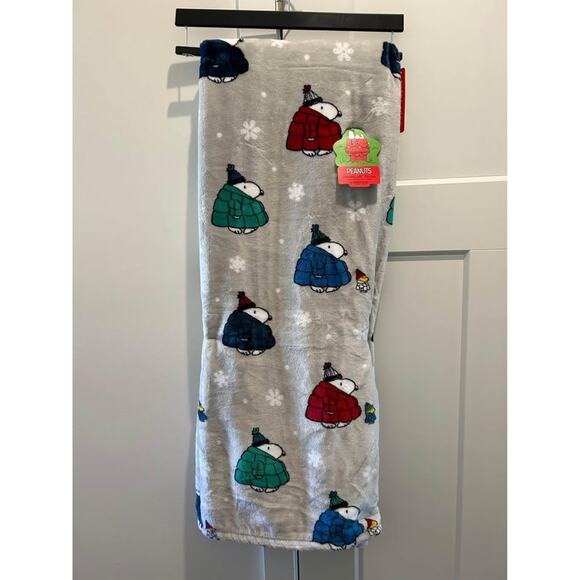 Berkshire | Bedding | Peanuts Snoopy Throw Blanket Puffers Brand New ...